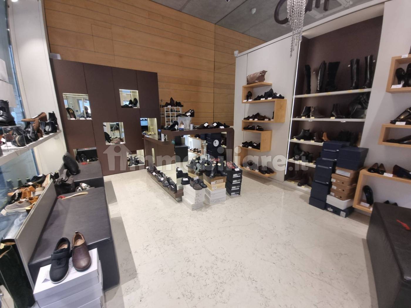 Negozio di calzature in Vendita