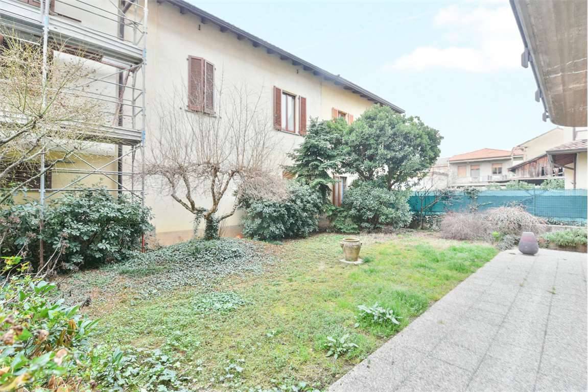 Trilocale via Sicilia, 51, Quattro Strade, Seregno