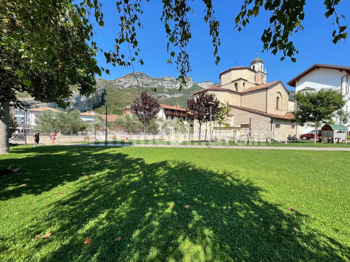 Quadrilocale piazza Antonio Gazzoletti 3, Centro, Nago-Torbole