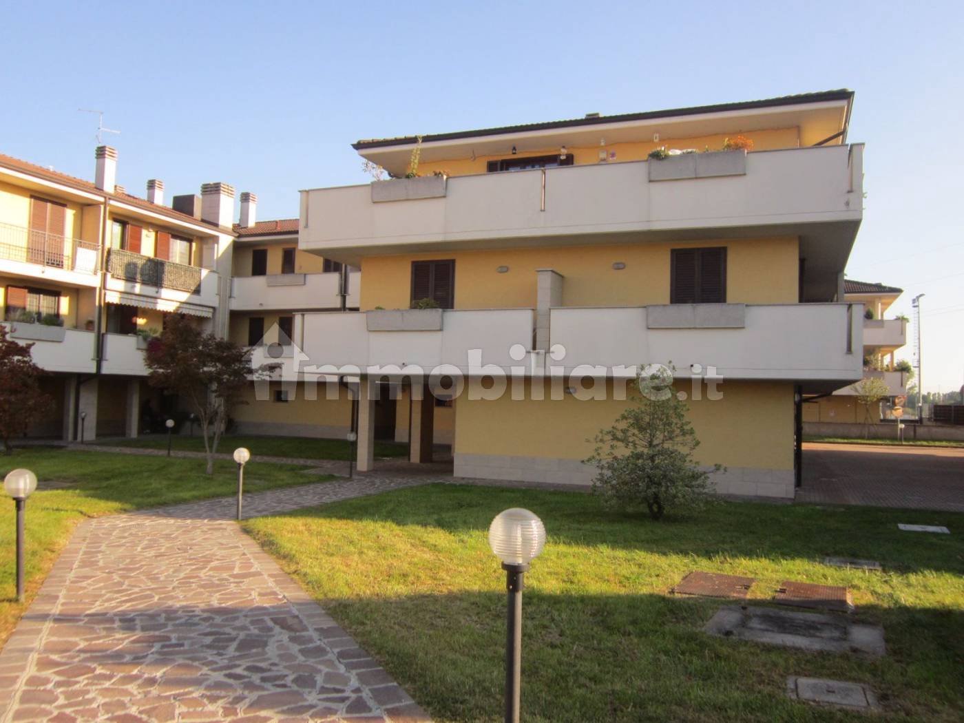 Trilocale via Giuseppe Ungaretti 4, Casalmaiocco