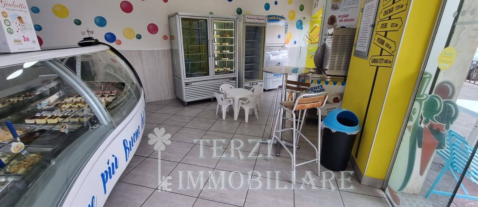 Gelateria con laboratorio in Vendita