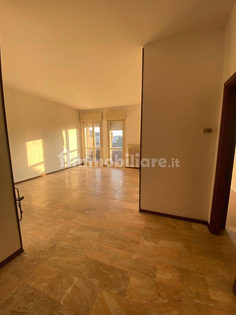 Quadrilocale buono stato, primo piano, Centro, Viadana