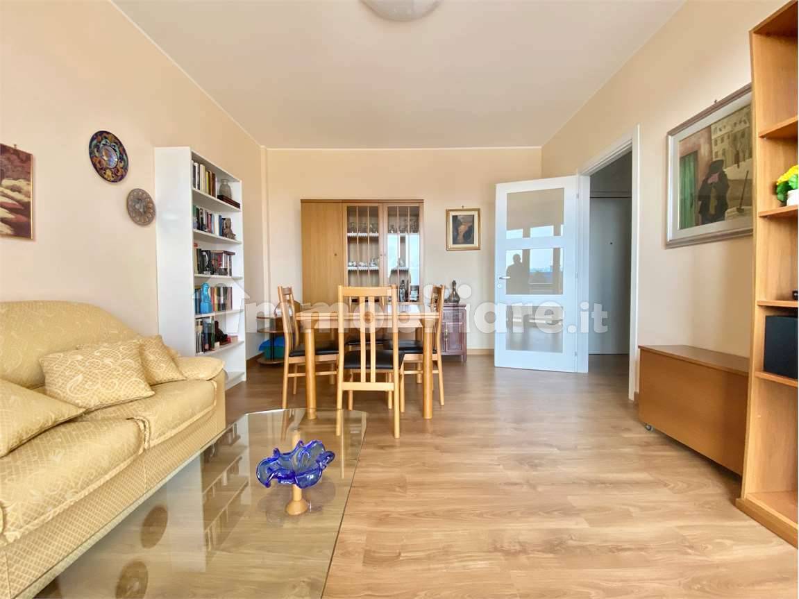 Appartamento via Dante Alighieri, 28, Centro, Lurago d&#x27;Erba