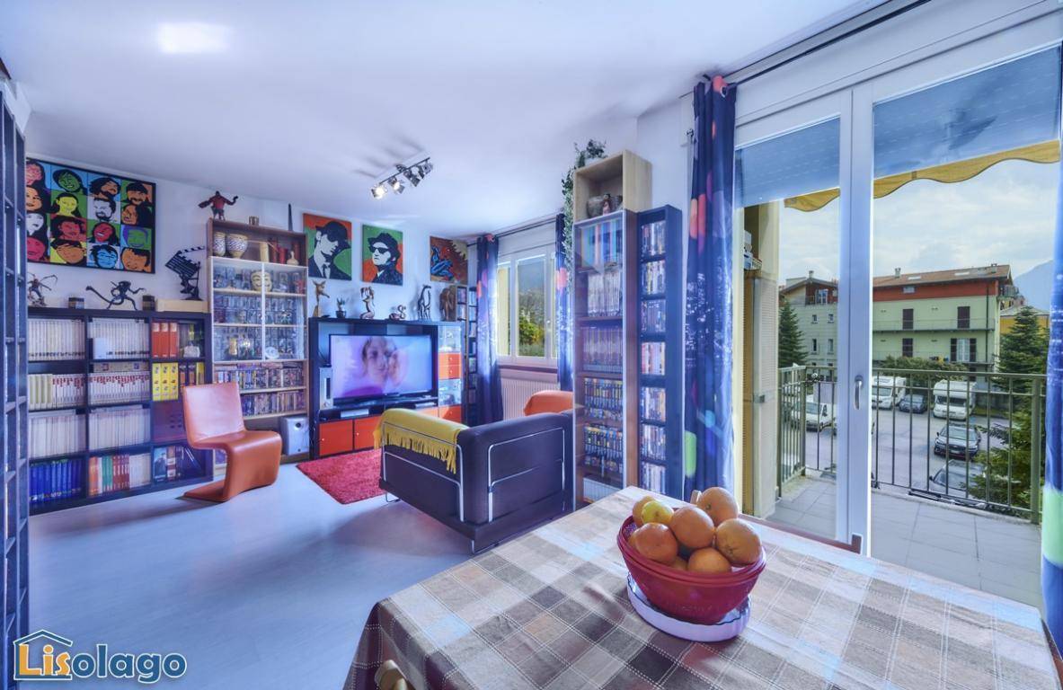 Quadrilocale piazza Indipendenza 2, Centro, Mandello del Lario