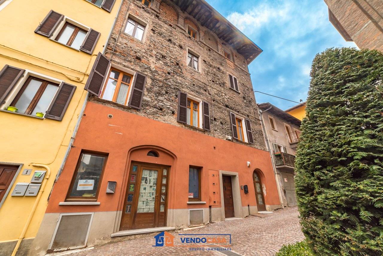 Locale commerciale in Vendita