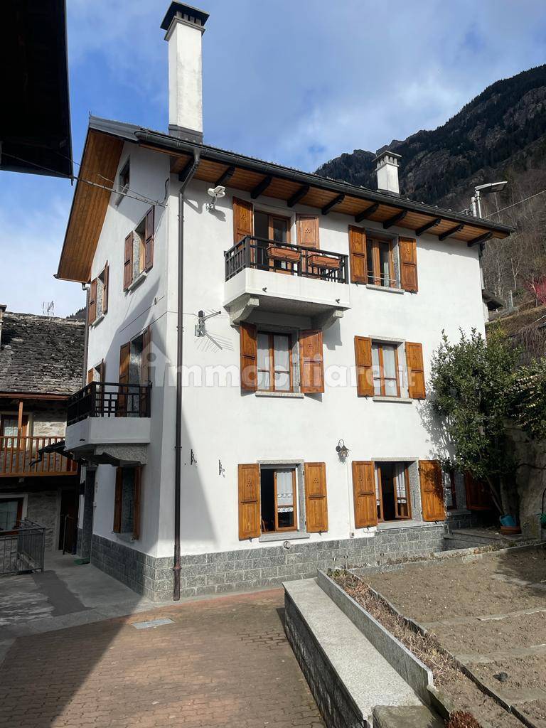 Trilocale via Prea 20, Centro, Baceno