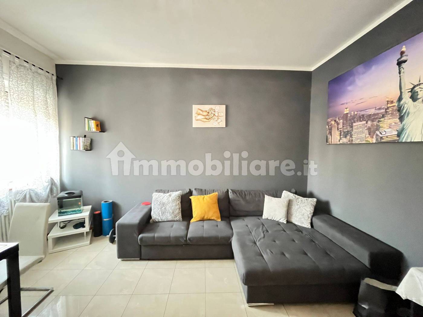 Trilocale ottimo stato, terzo piano, San Martino, Novara