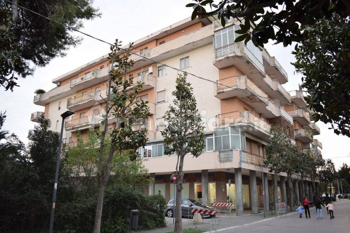 Trilocale via Martiri d&#x27;Ungheria, Centro, Montesilvano