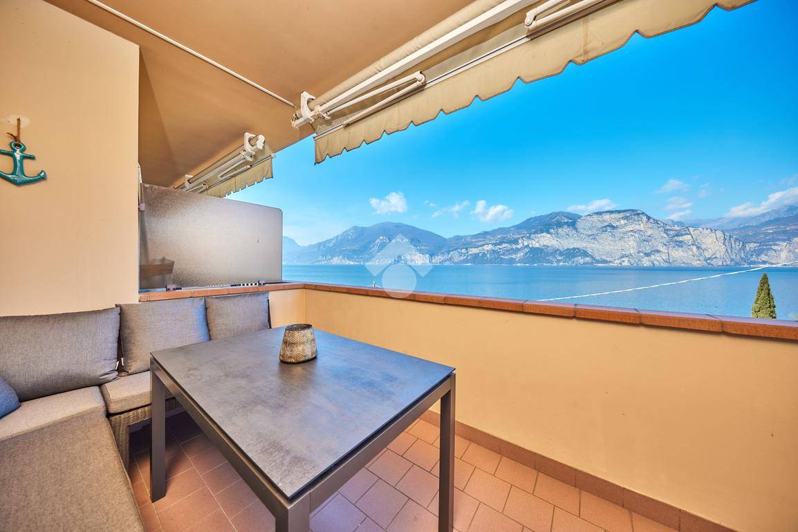 Trilocale via borgo castellari 30, Magugnano, Brenzone sul Garda