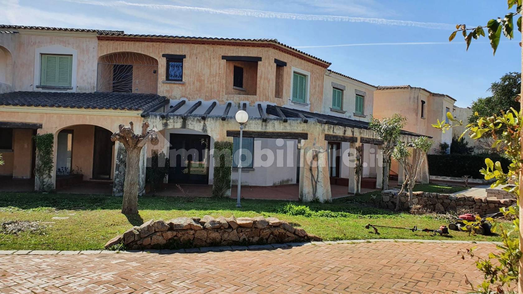 Locale commerciale in Vendita