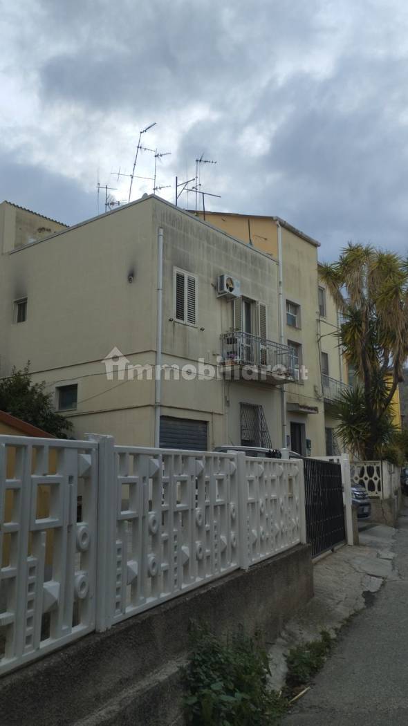 Trilocale Vico 5 Guglielmo Ranieri, Santa Maria, Catanzaro