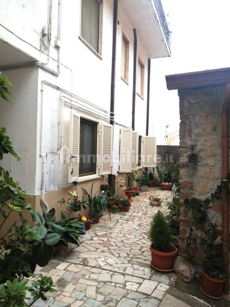 Trilocale via Vaccareccia, Centro, Sezze