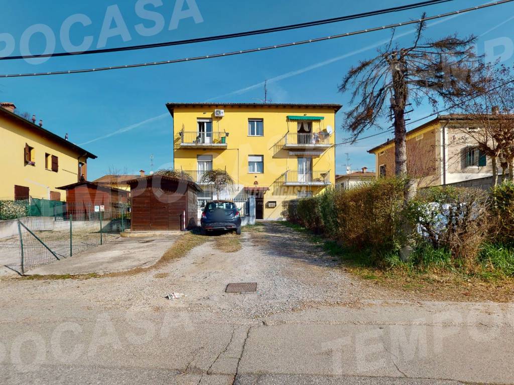 Vendita Appartamento Cento. Trilocale in via del Curato 27. Da ...