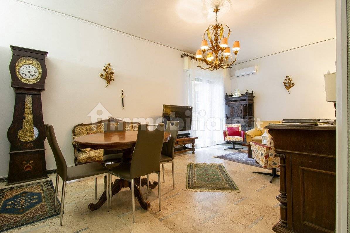 Quadrilocale buono stato, piano rialzato, Centro Storico, Pistoia