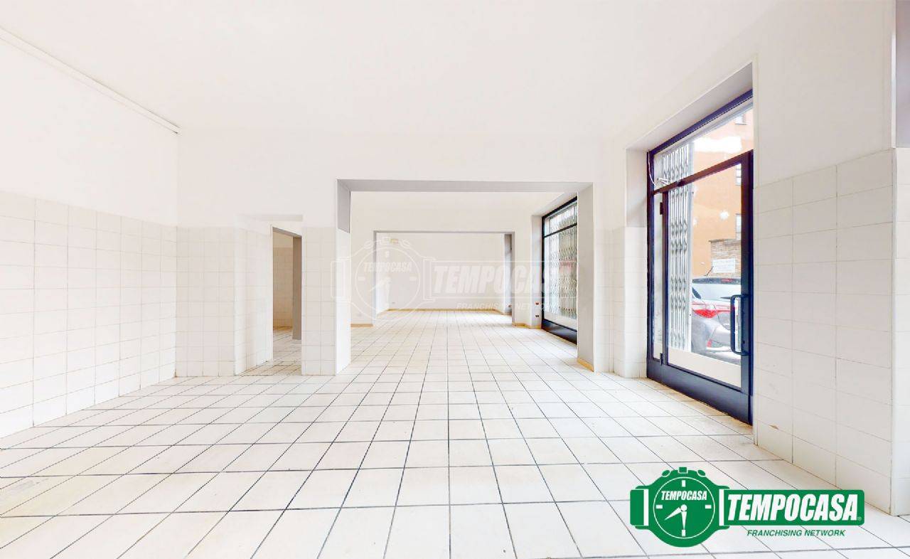 Locale commerciale in Vendita