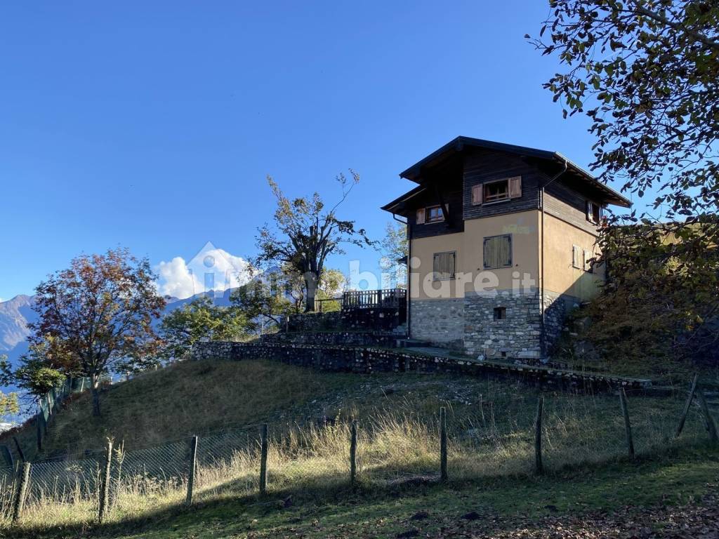 Sale Farmhouse in antica regina Domaso. Good condition, parking space ...