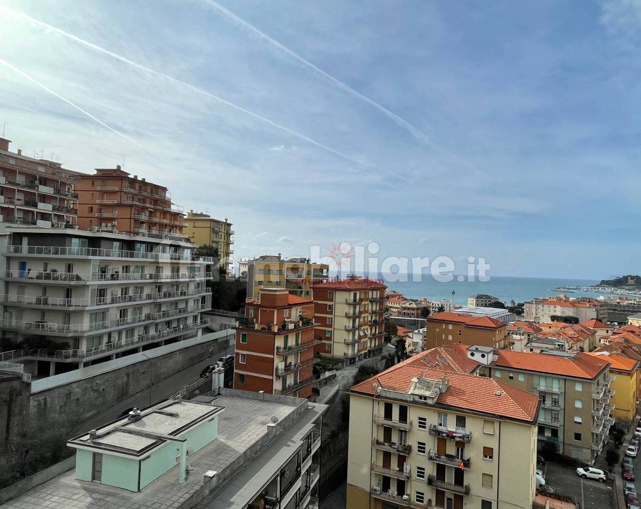 Trilocale via Milano 23, Centro, Varazze