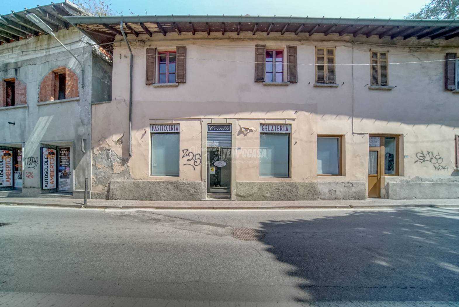 Locale commerciale in Vendita