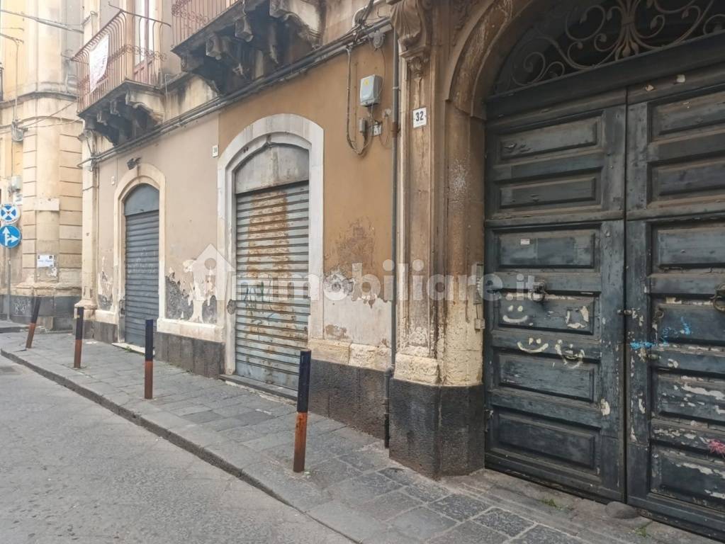 Locale commerciale in Vendita