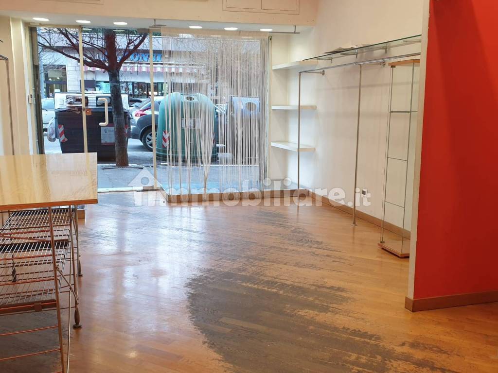 Locale commerciale via Mario Musco, Roma, rif. 101691735 - Immobiliare.it