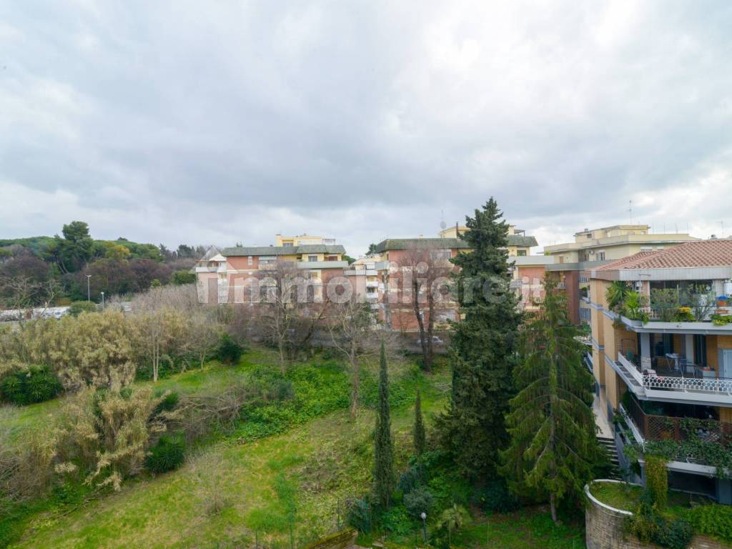 Vendita Attico in via Virginia Agnelli Roma. Buono stato, con terrazza ...