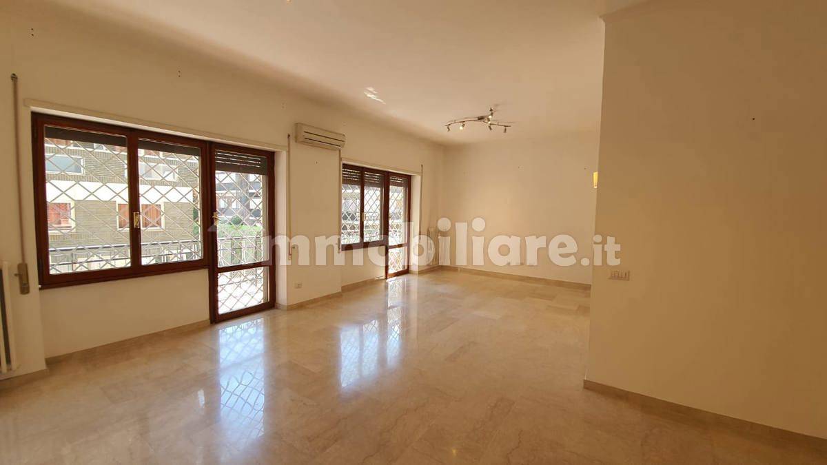 Trilocale via Città della pieve, Fleming, Roma