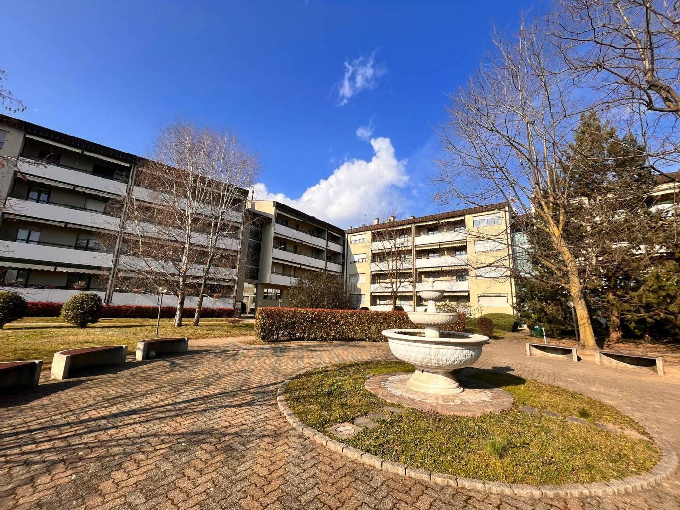 Trilocale via Carnaga 23, Masnago, Varese