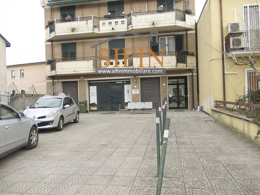 Locale commerciale in Vendita