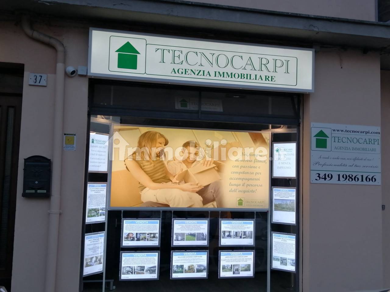 Locale commerciale in Vendita