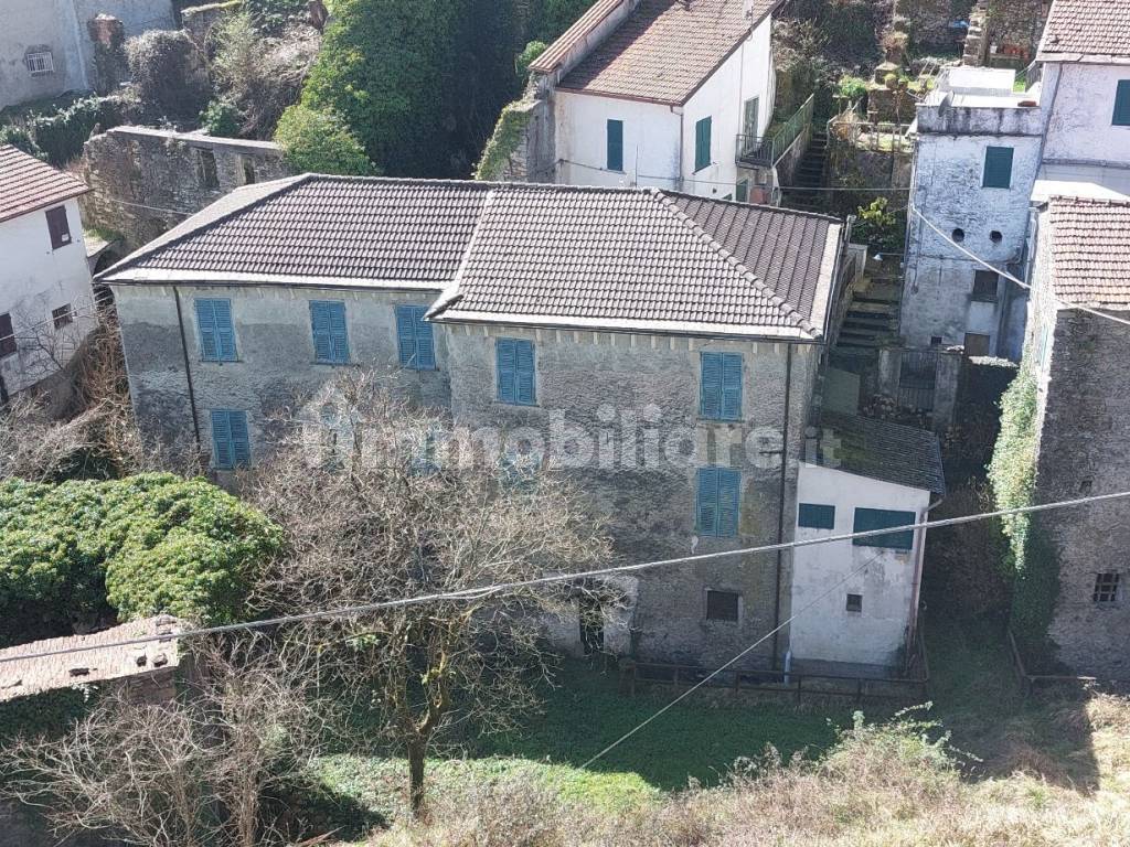 Sale Two-family villa in via Valle 10 Borghetto di Vara. To be ...