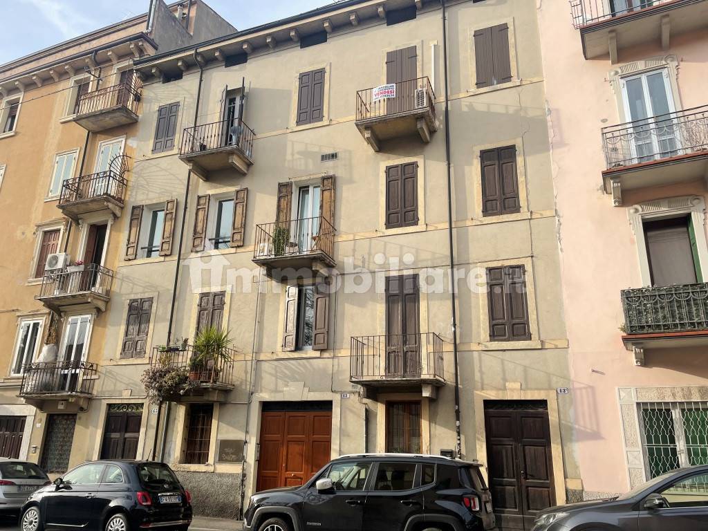 Trilocale via Cantarane 43A, Veronetta, Verona
