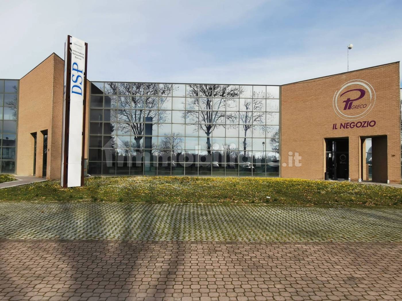 Locale commerciale in Vendita