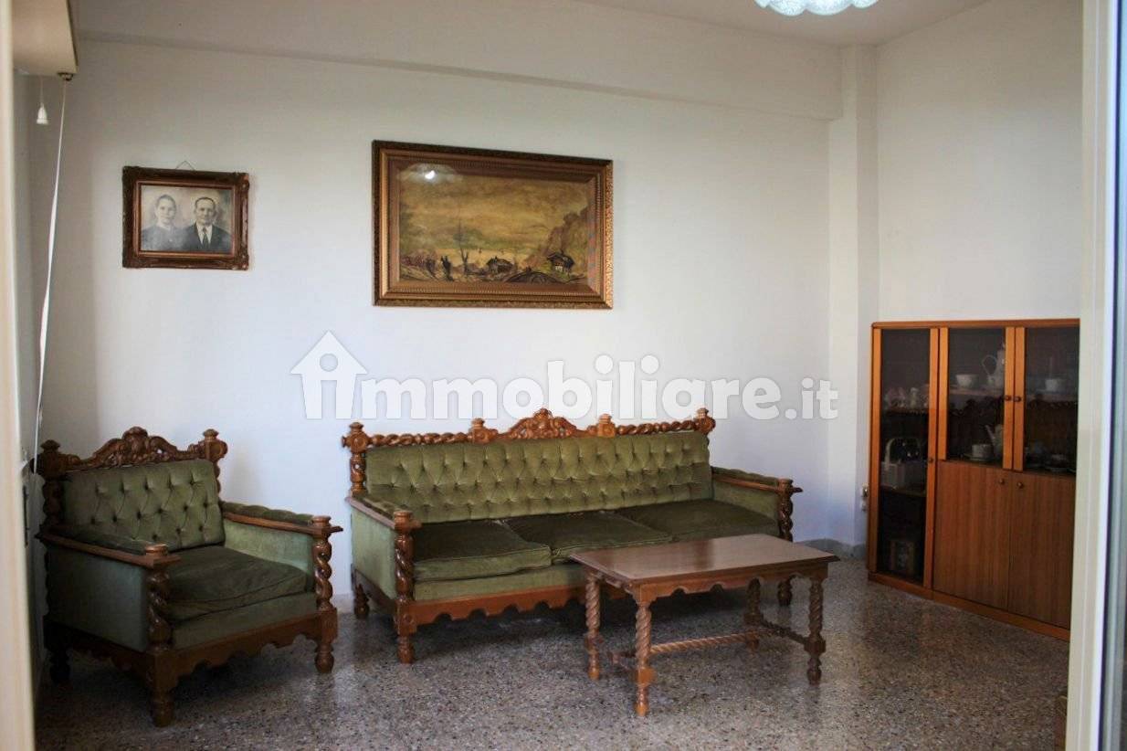 Trilocale via Silla 14, Centro, Modica