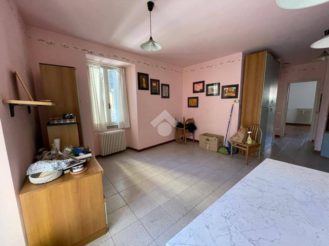 Trilocale piazza Alessandro Manzoni 9, Centro, Galbiate