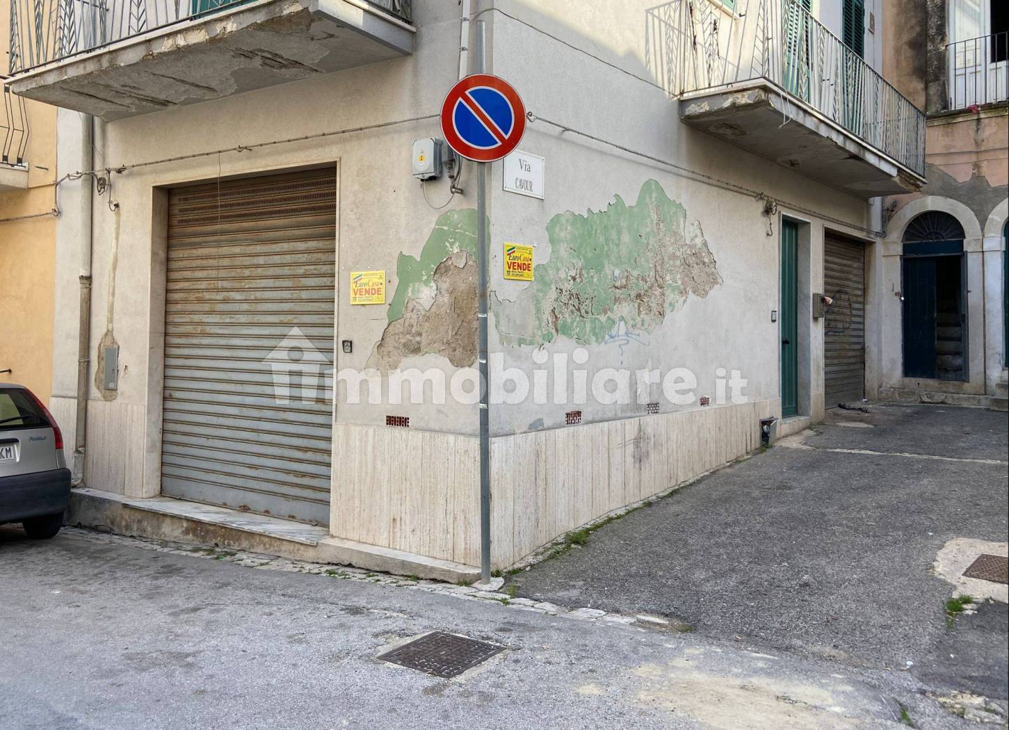 Locale commerciale in Vendita