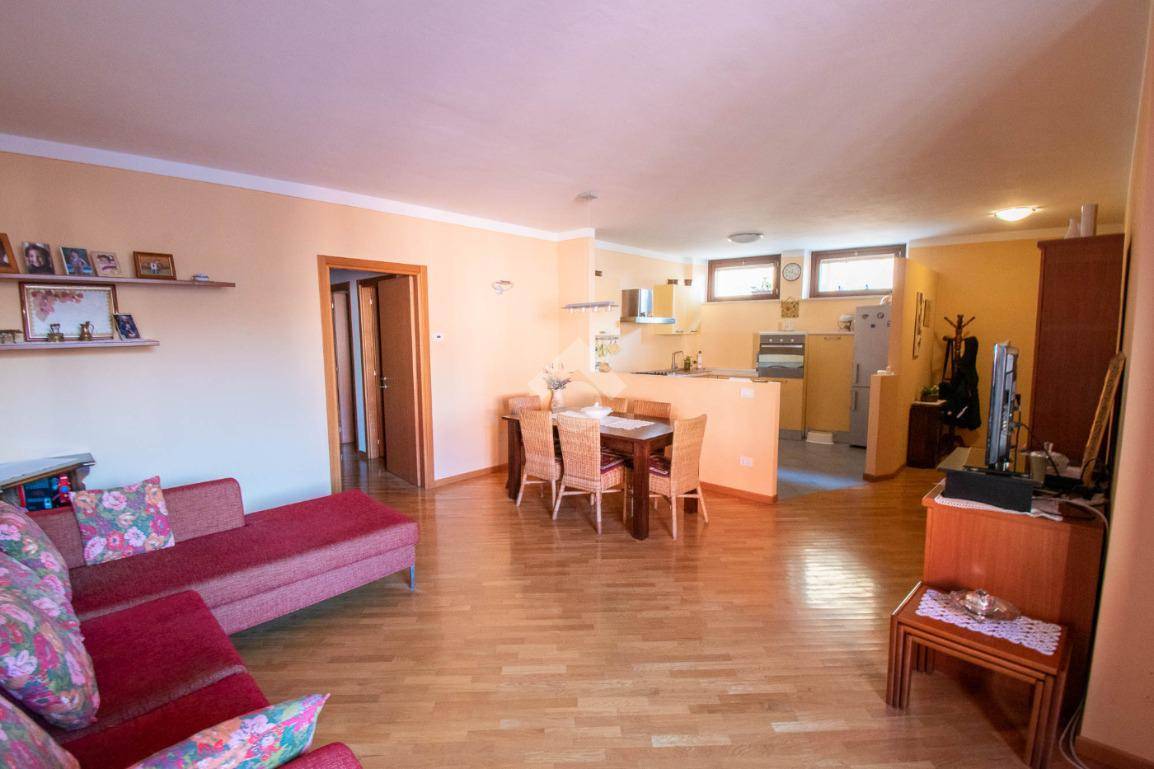 Trilocale via Ciucani, Soiano, Soiano del Lago