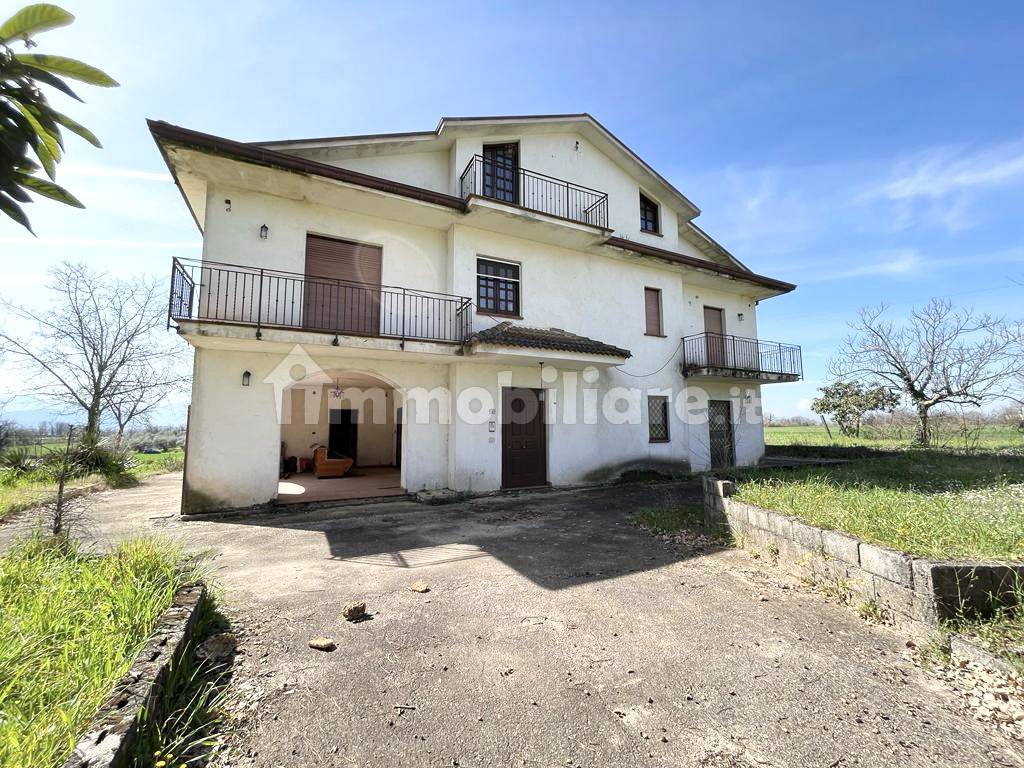 Vendita Villa bifamiliare in via Campo Minonno Roccasecca. Ottimo stato ...