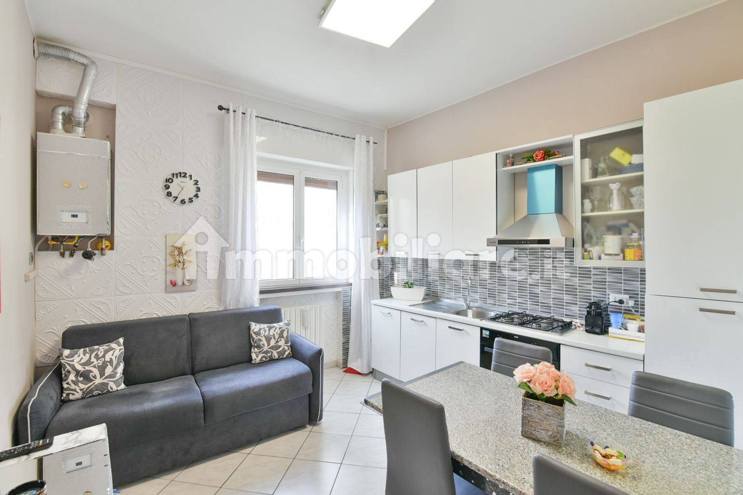 Bilocale via Alessandro Manzoni, San Salvatore, Malnate