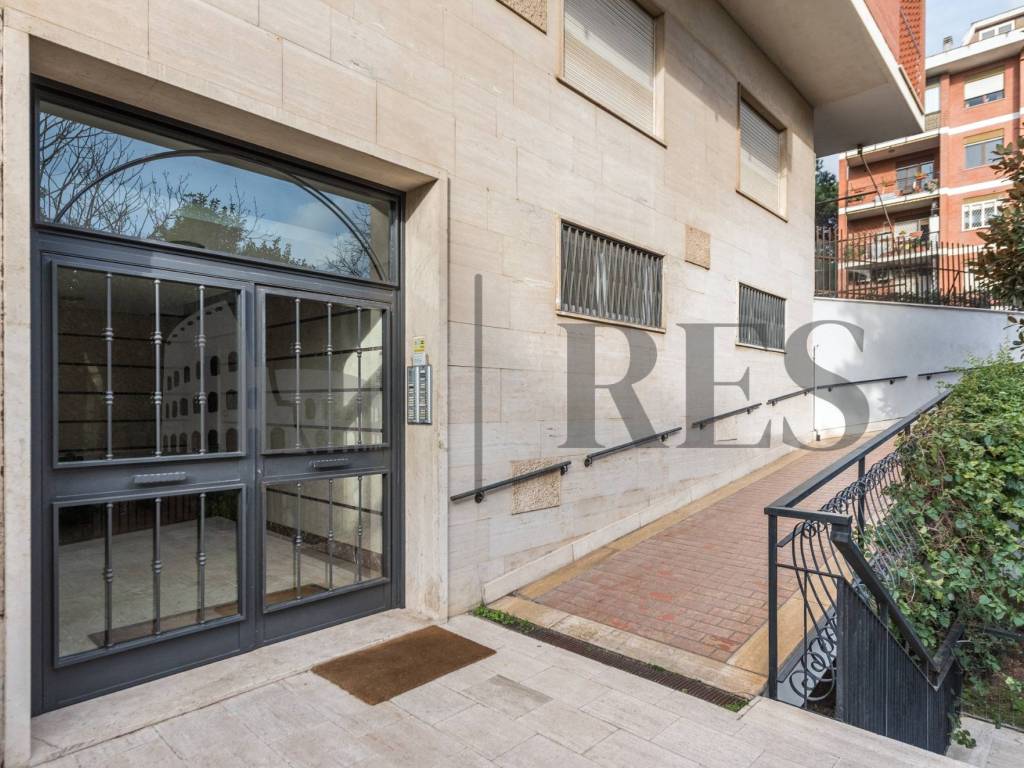 Vendita Appartamento Roma. Bilocale in via Marcello Garosi 98. Da ...