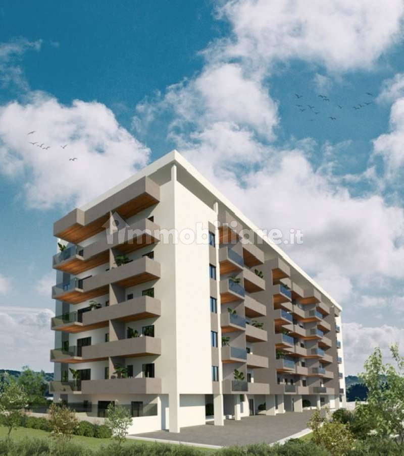 Trilocale via alessandro ruspoli, Dragona, Roma