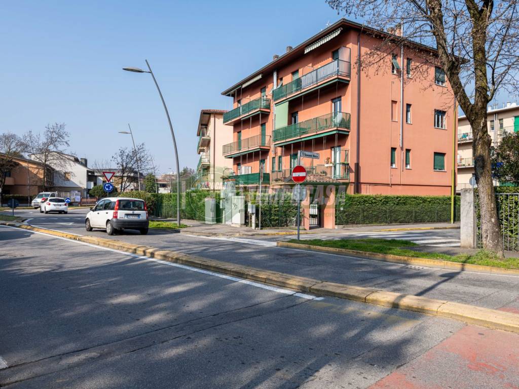 Vendita Appartamento Vimercate. Buono stato, secondo piano ...