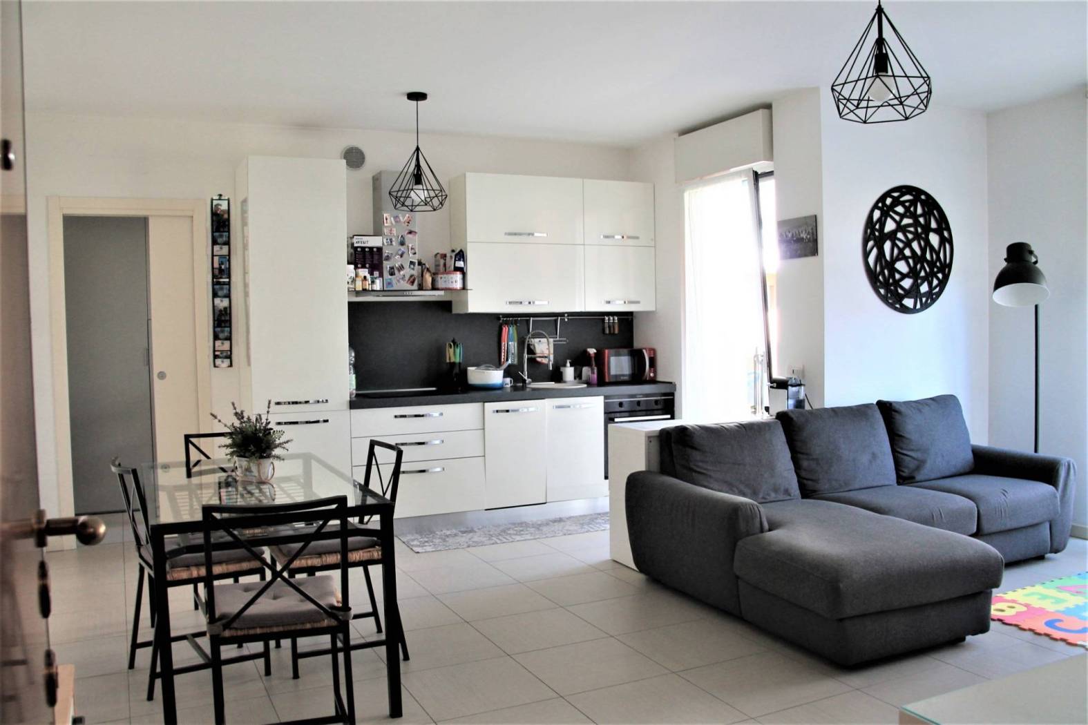 Bilocale via Aldo Moro, Semicentro, Vimercate