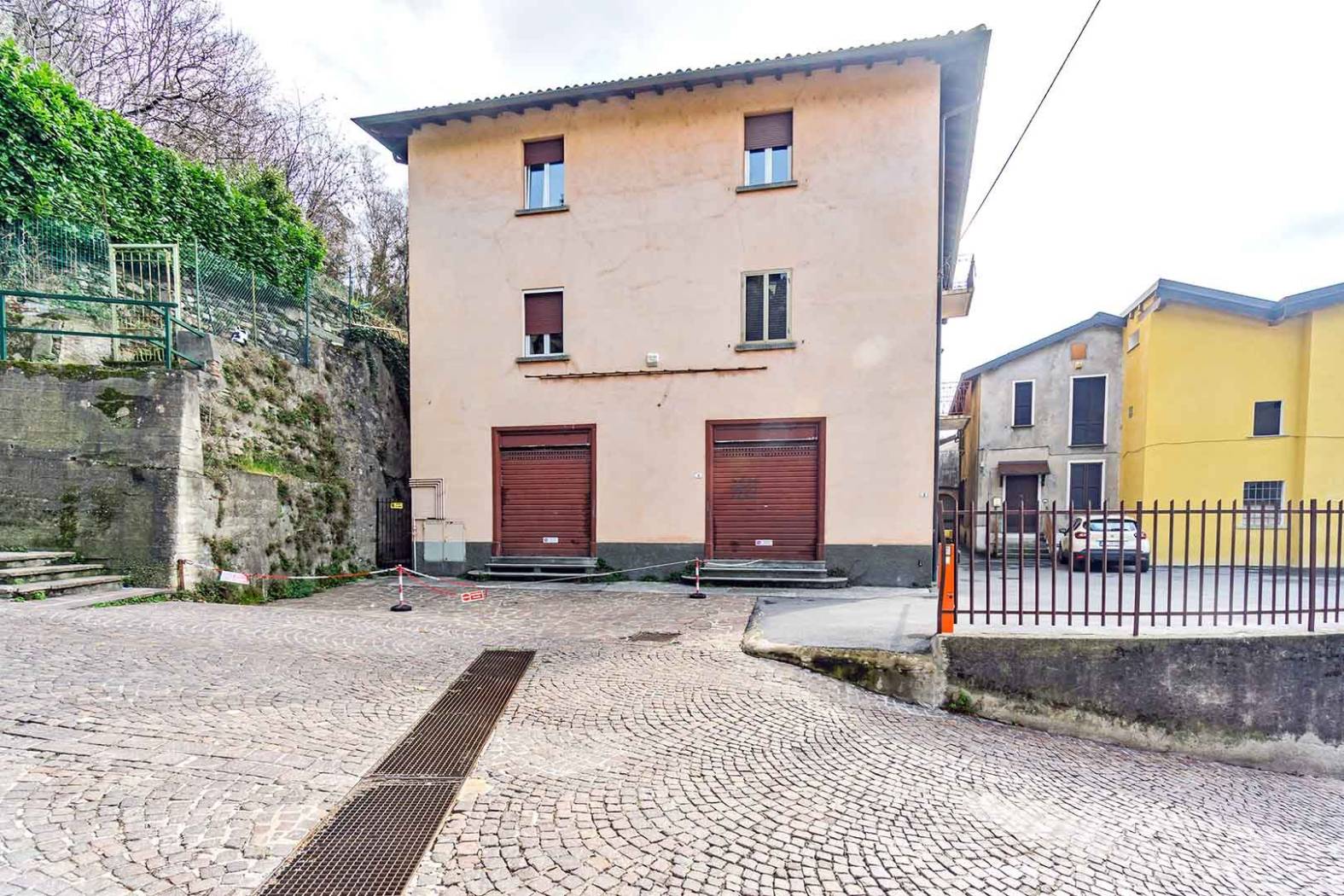 Locale commerciale in Vendita