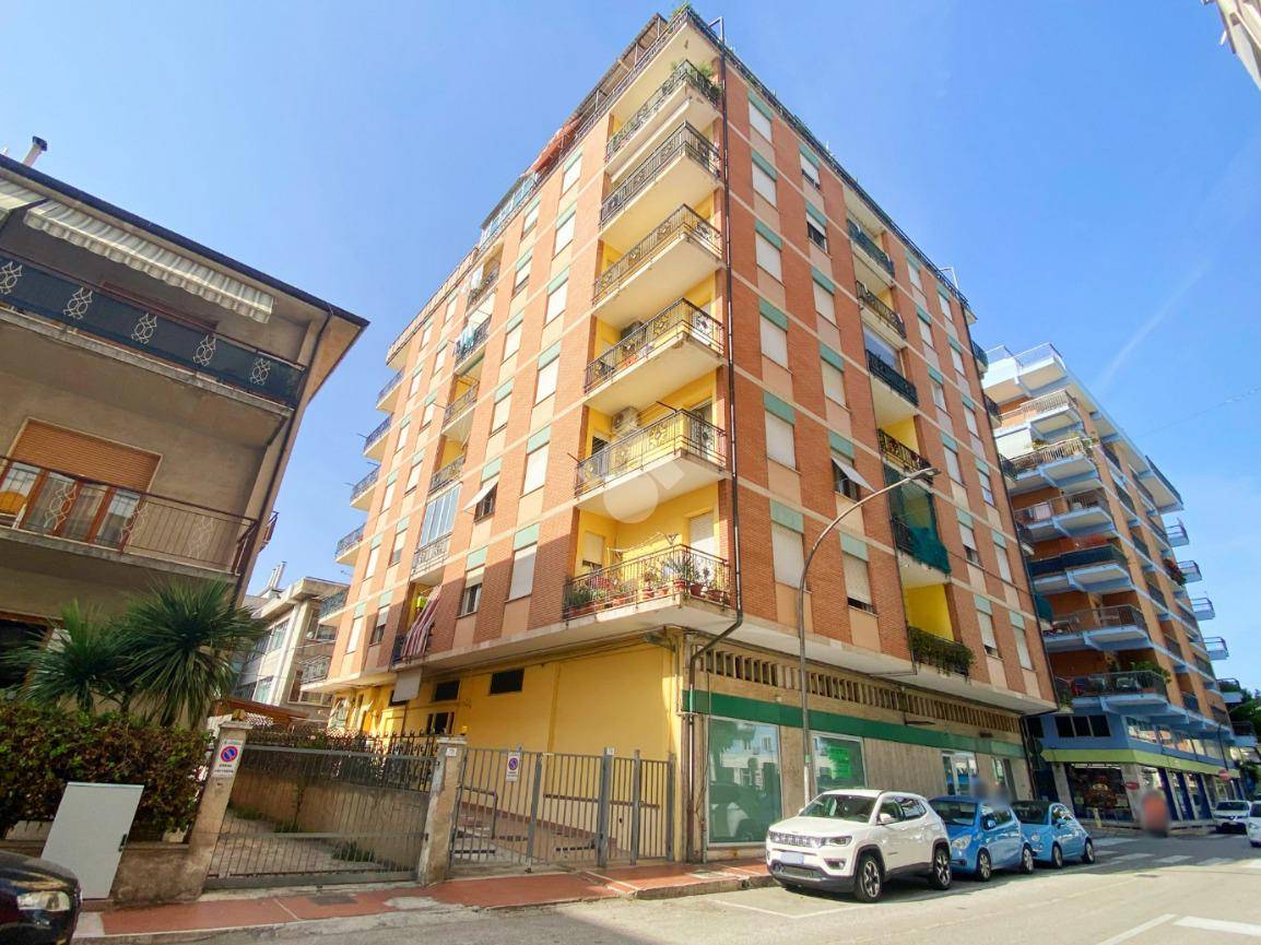 Appartamento via D.Alighieri 26, Centro, Grottammare