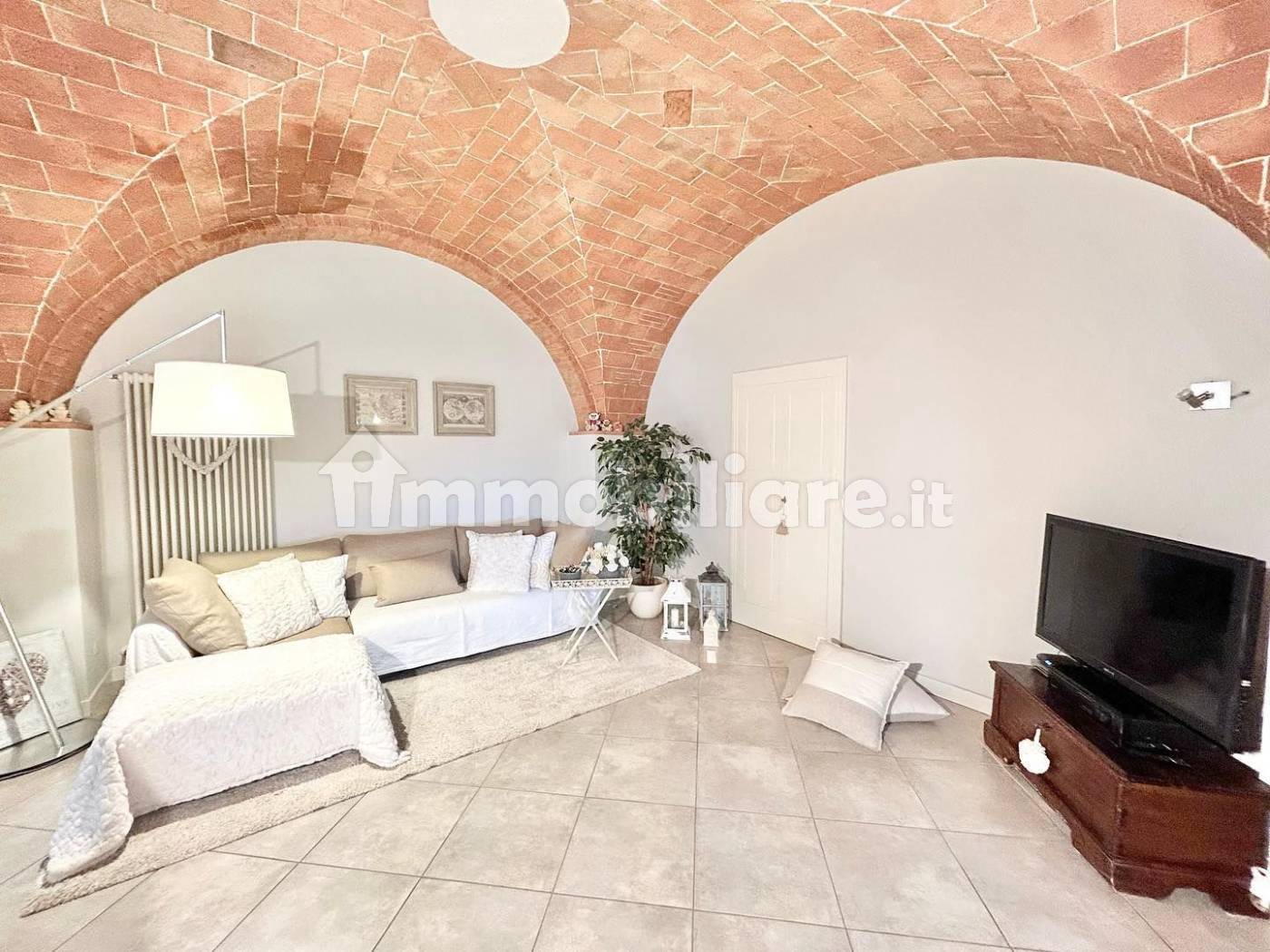 Appartamento via Pasubio, Cecina Centro, Cecina