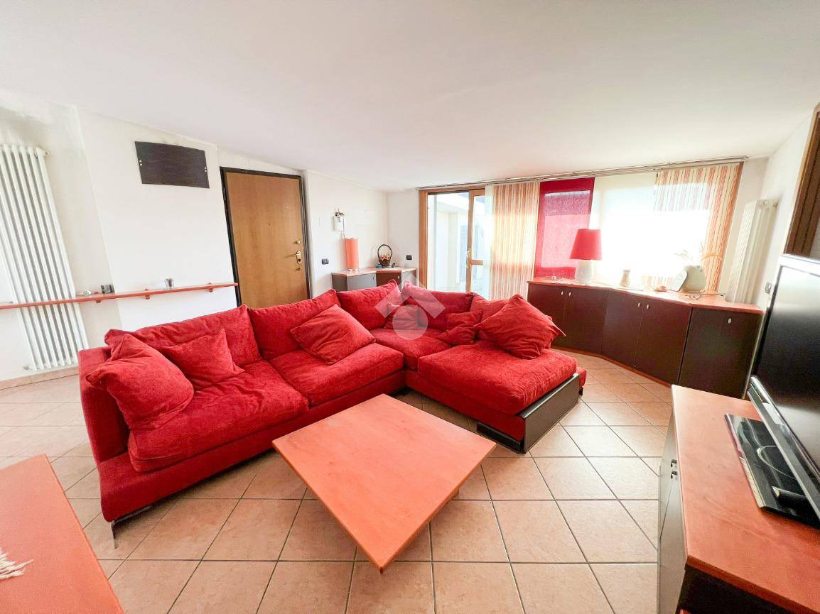 Quadrilocale via Dante Alighieri 10, Volturno, Assisi, San Mauro, Lissone