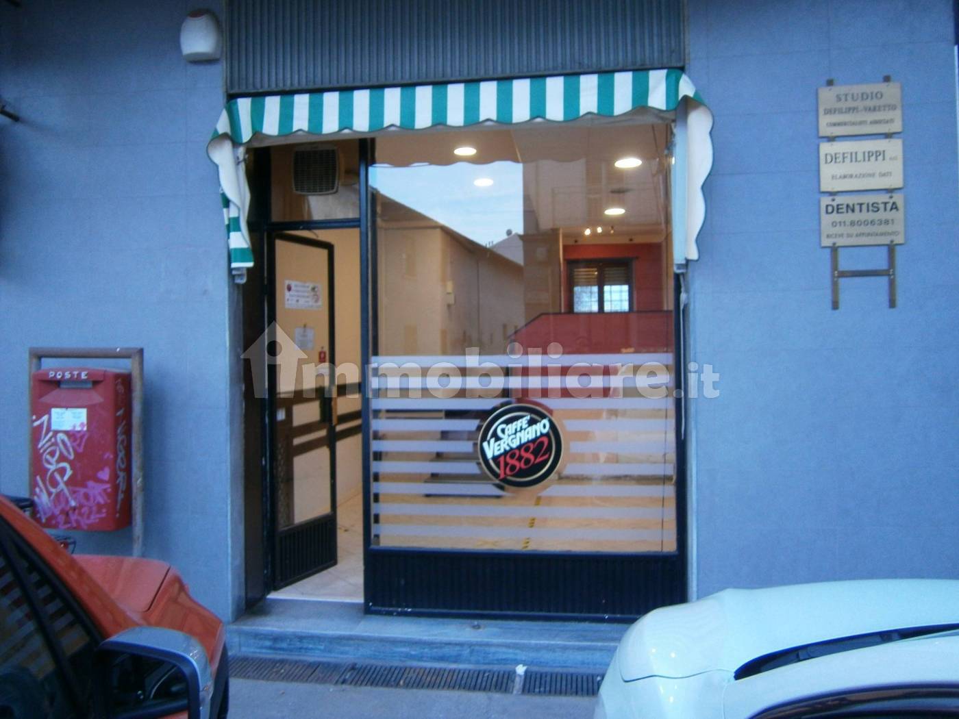 Locale commerciale in Vendita