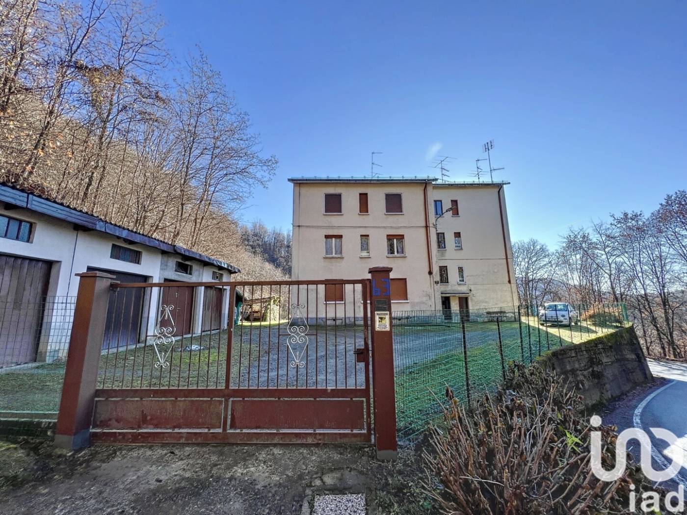 Trilocale frazione Governati 63, Camandona