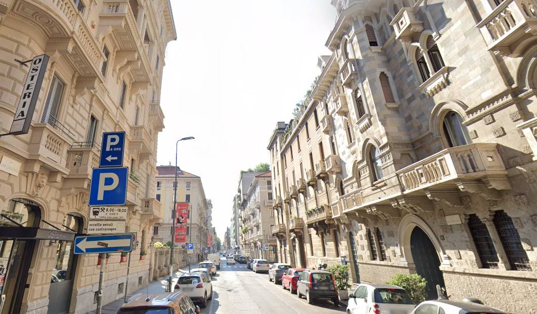 Trilocale via San Gregorio, Centrale, Milano