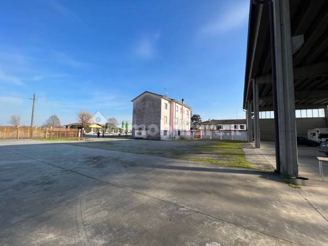 Trilocale via Nino Dall'Oro, Centro, Crespiatica